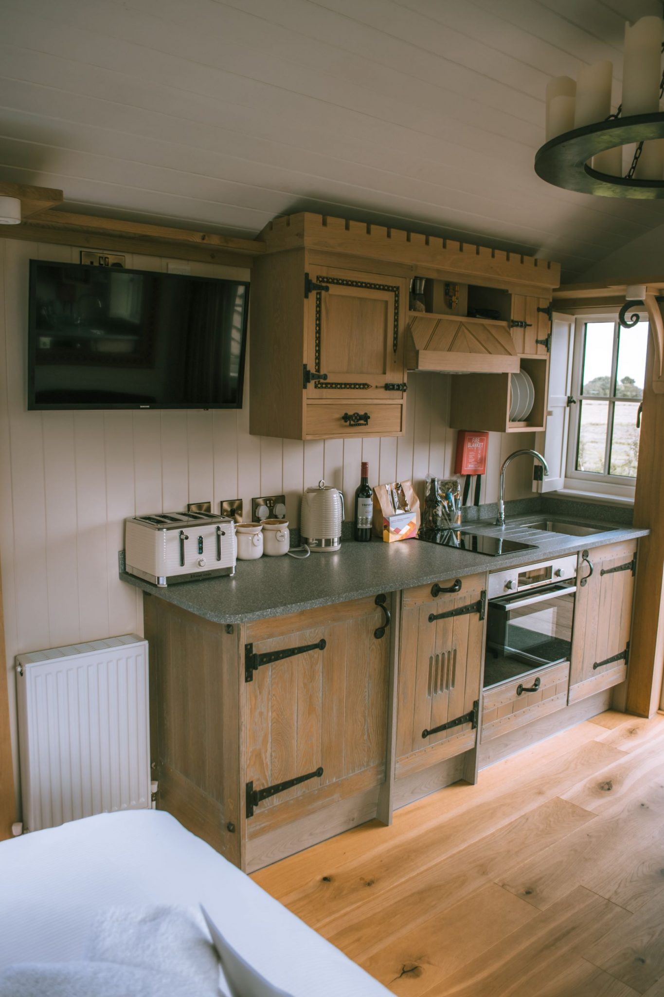 24 Hours Glamping At Hornington Manor - Doorways & Dresses
